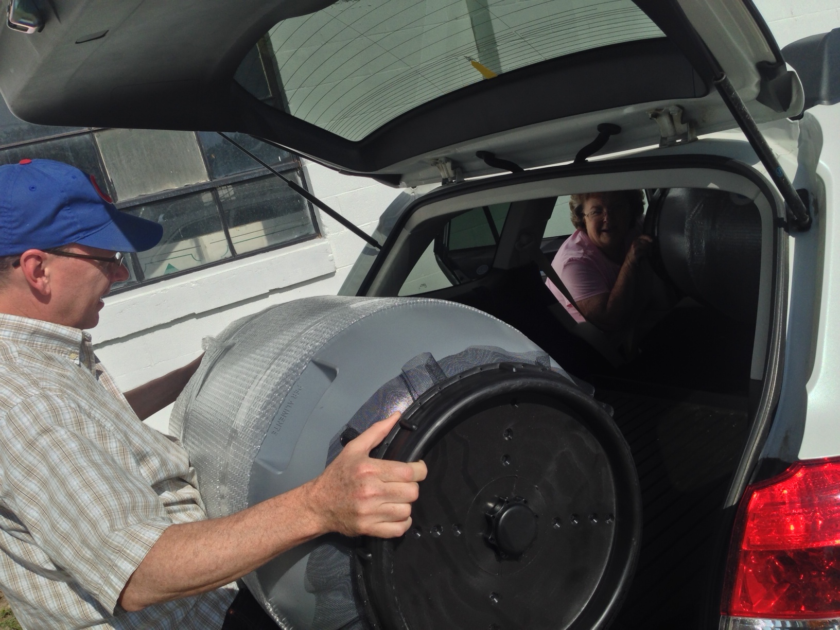 Loading a Rain Barrel • Sustainable Initiatives of Montgomery County
